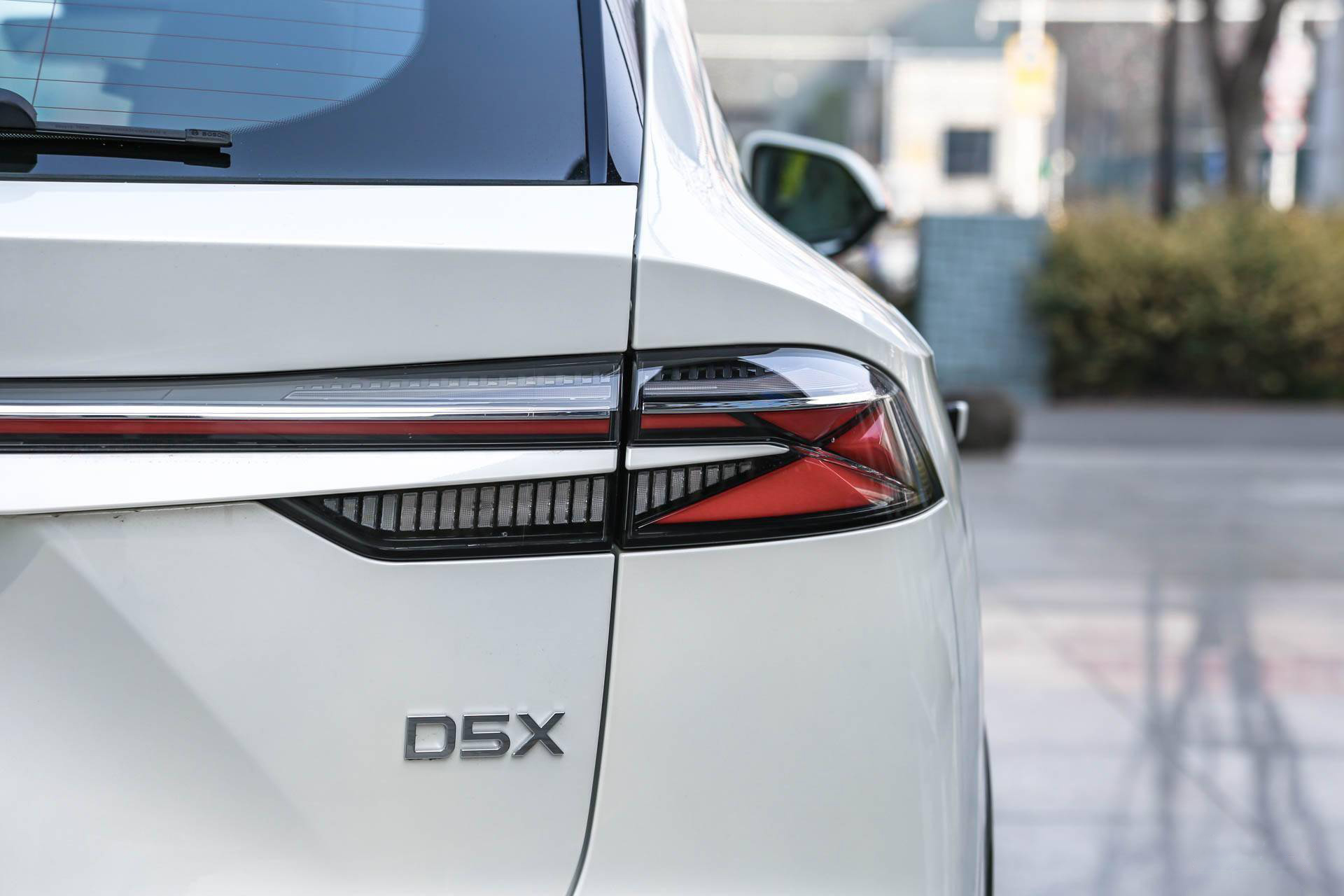 家庭出行新选择？ 动态体验荣威 D5X DMH