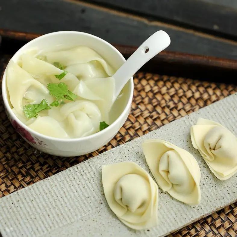 上海人超爱的刀鱼馄饨，到底有多鲜？