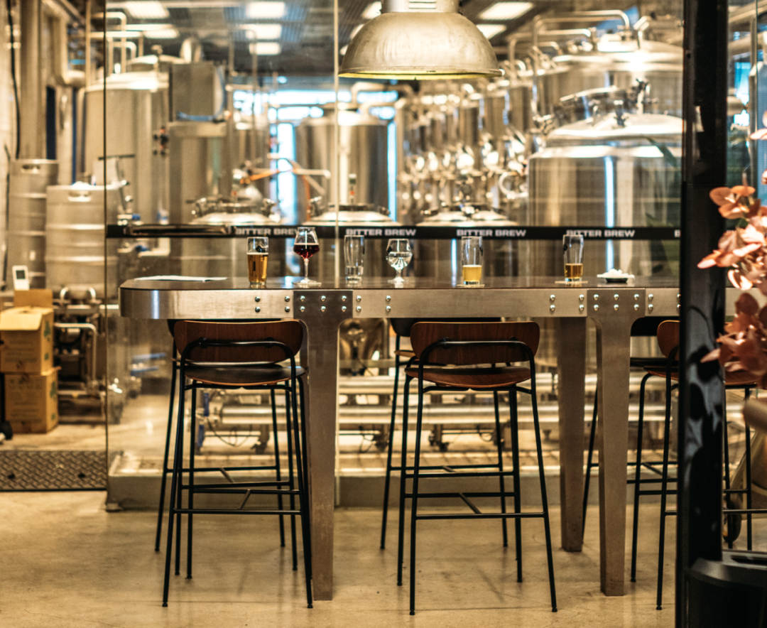 喝一口“中年危机”：三十五岁的他，“酿”了十年自己的故事