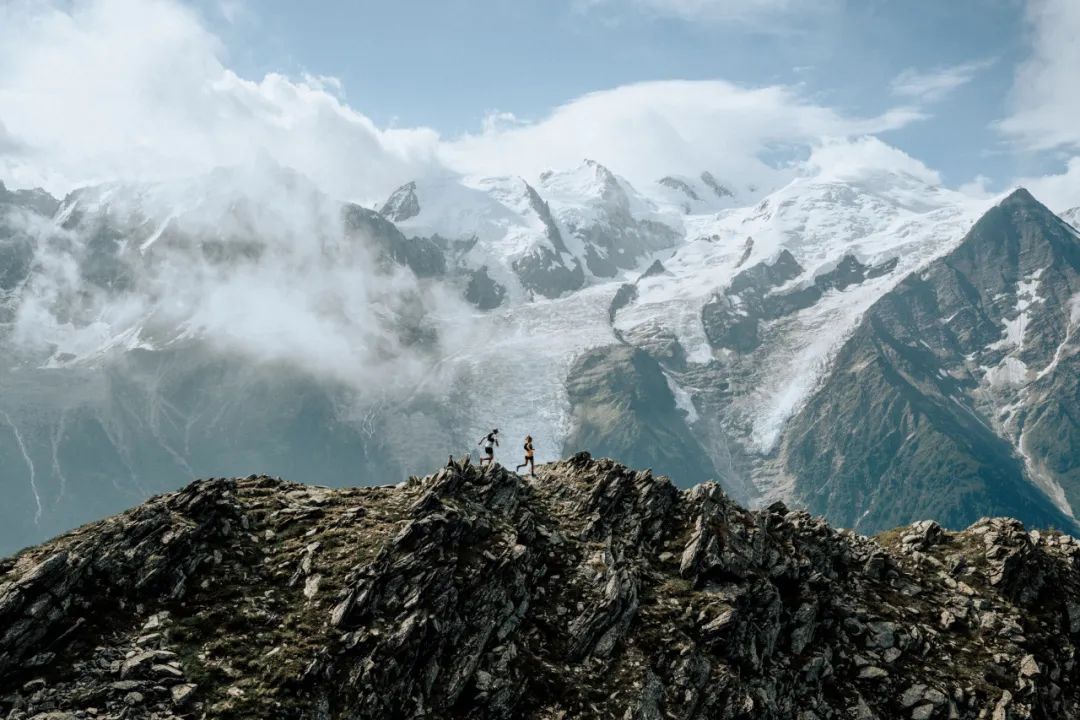 高山上的领航者：寻找自由登山的“高度”