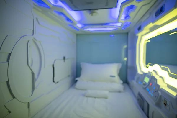 早九晚六，“我不想除了工位无处可去”