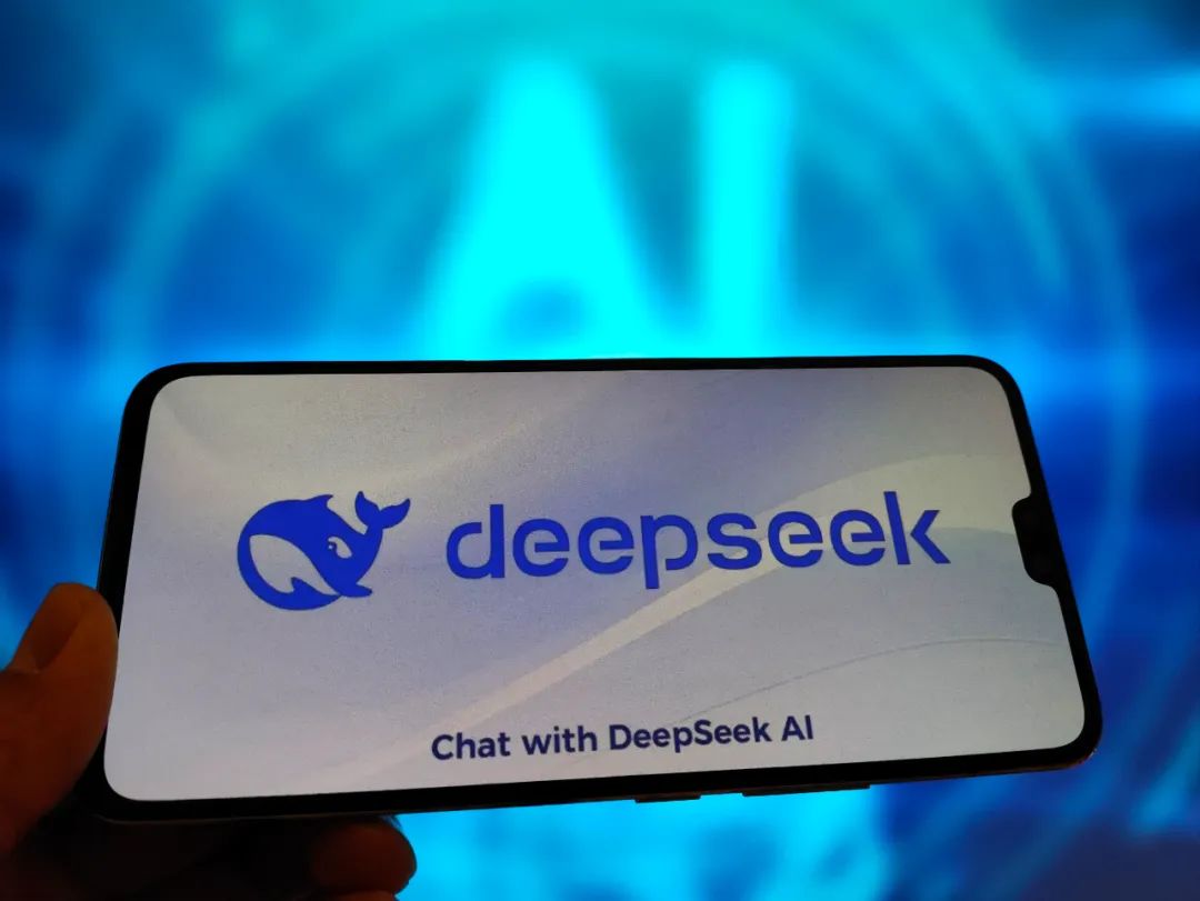 DeepSeek全球爆火“掀翻”美股，会是改变中国经济的国之重器吗？